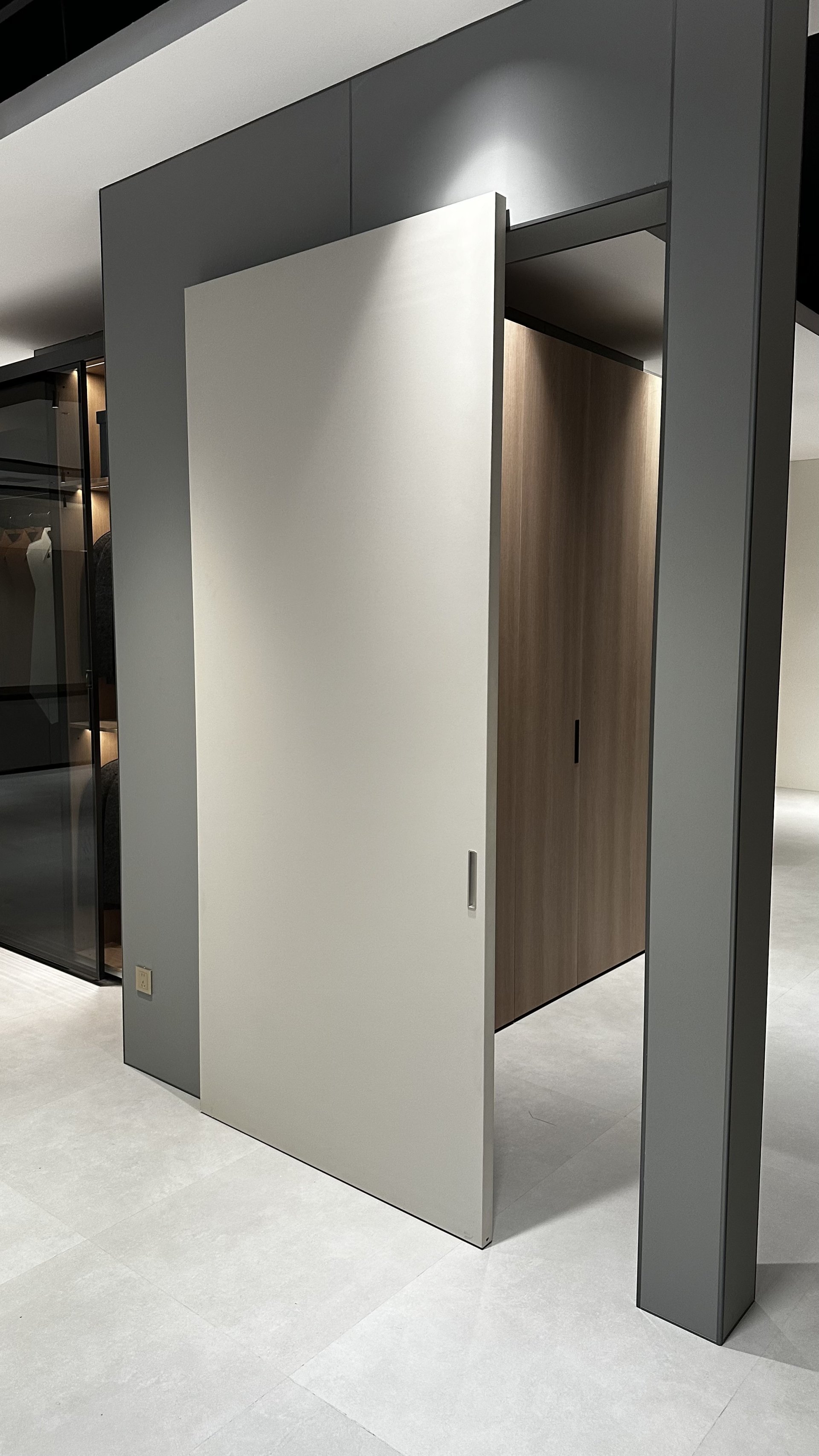 Invisible Door | Sürgü Kapı Sistemleri | OPK Roller | ATLA ...